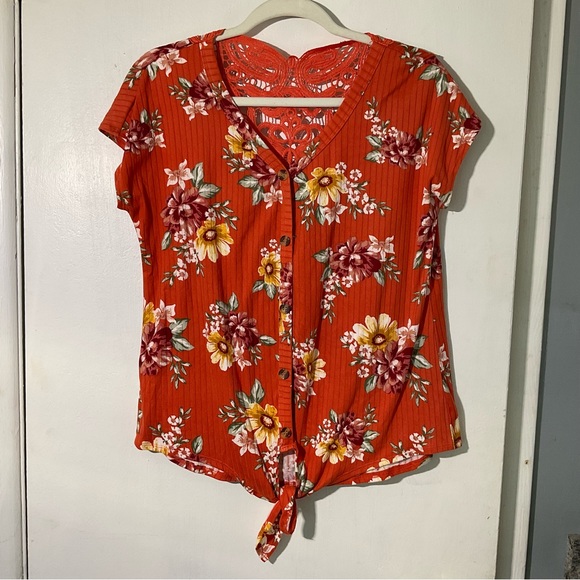 Bobbie Brooks | Tops | Bobbie Brooks Red Ribbed Floral Embroidered Back ...